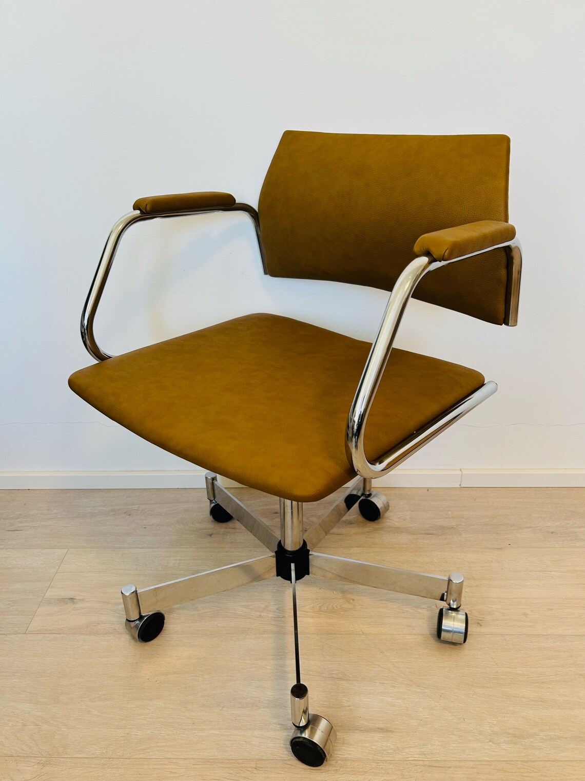 Fully Restored Mustard OFFICE CHAIR by Kovona Model K-380 ...