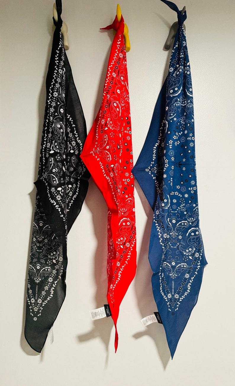 Diamond Shape Classic Paisley Bandana 100% Cotton . Size 127cmx54cm (50 ...