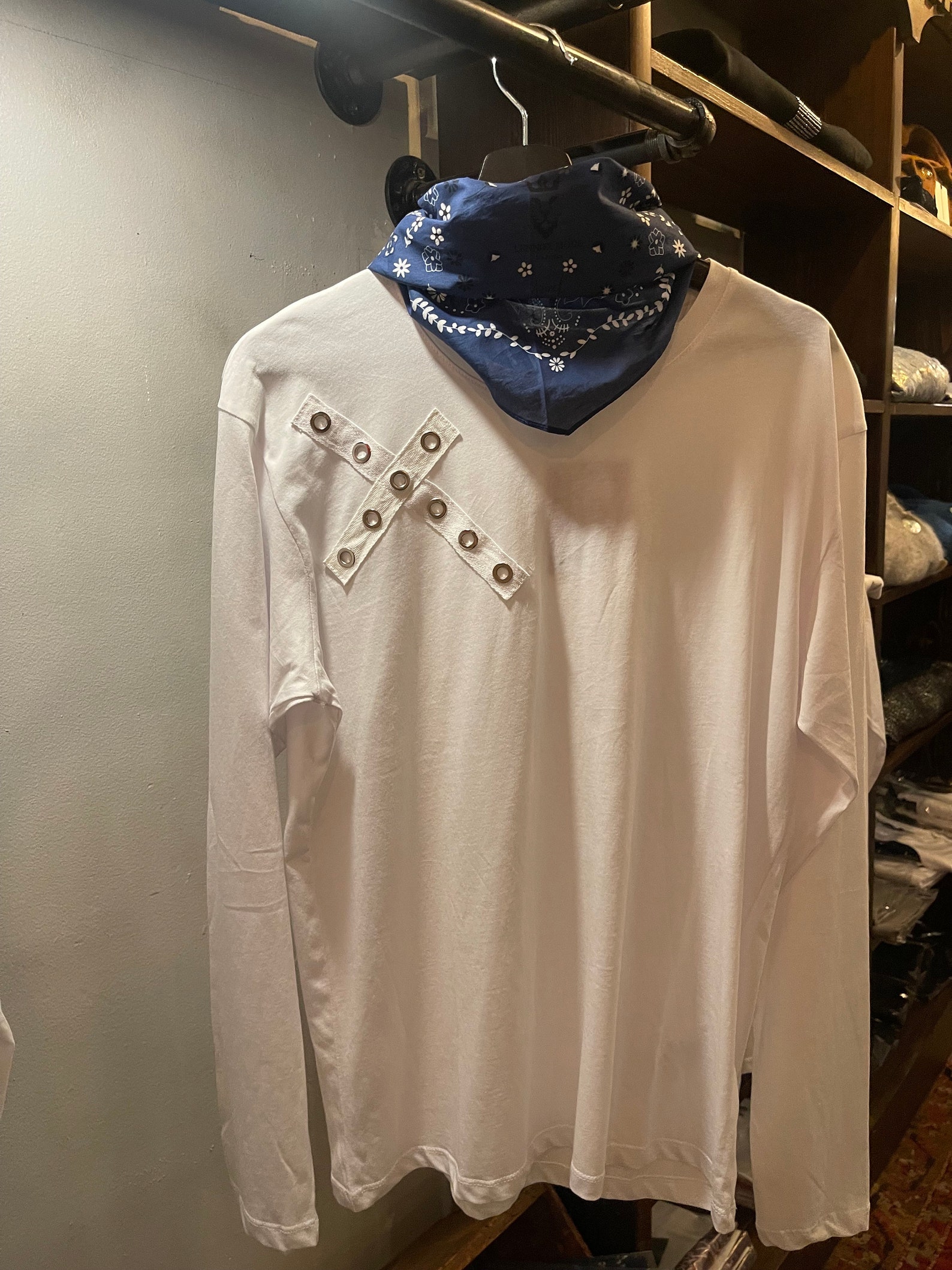 Diamond Shape Classic Paisley Bandana 100% Cotton . Size 127cmx54cm (50 ...