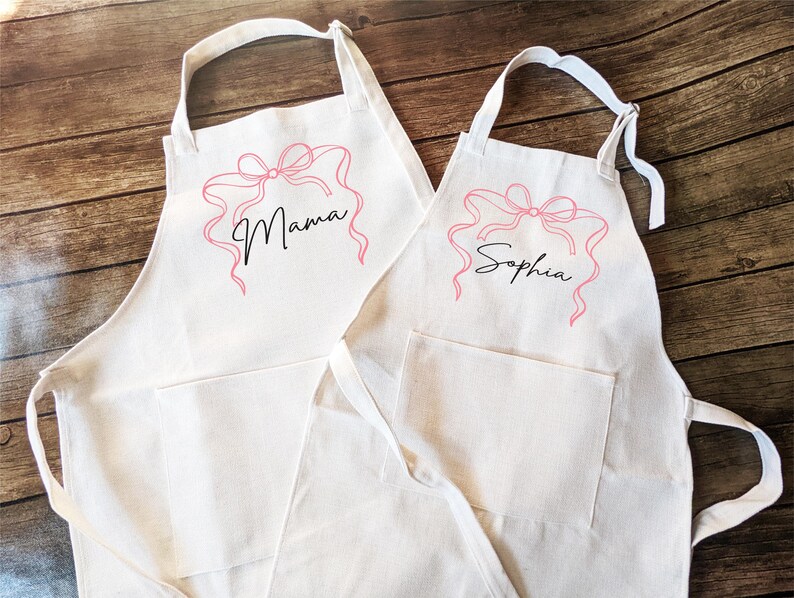 Personalized “mama & Me” Apron – Custom Pink Bow Aprons With Names ...