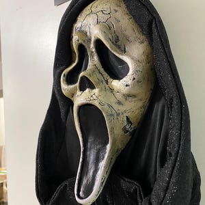 Deluxe Aged Scream 6 Mask V Adult Size Ghostface Killer Scream Mask - Etsy