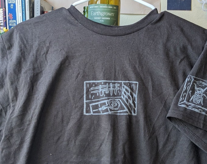 Heart in a Pan -- Artsy Block Print T-shirt - Etsy