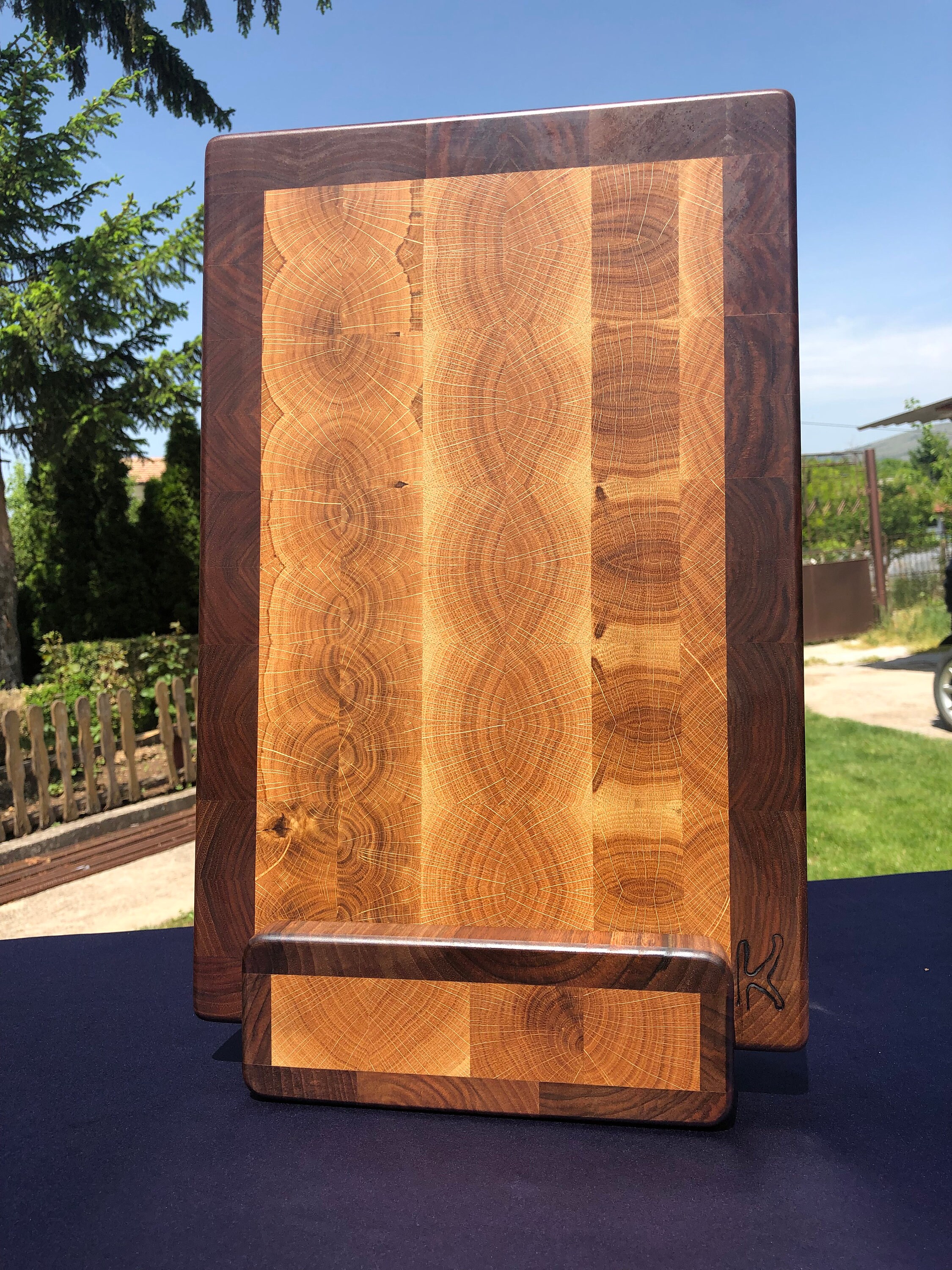 Designer luxury end grain cutting board with matching stand! - Etsy.de