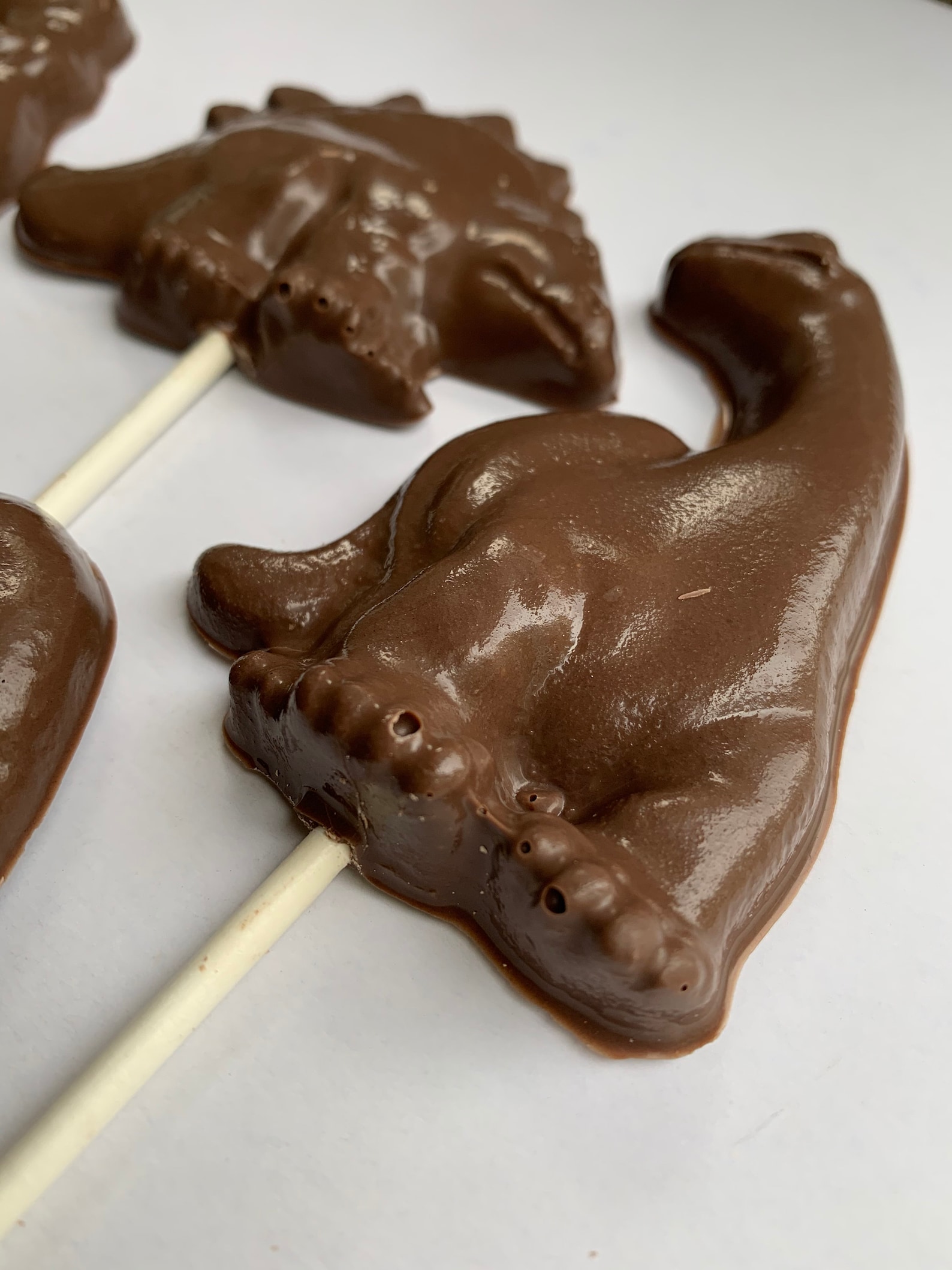 30 Dinosaur Chocolate Suckers Chocolate Dinosaur Candy Dinosaur Pops - Etsy