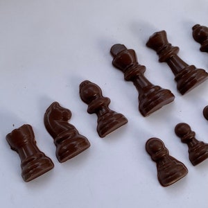 16 Chocolate Chess Pieces Chocolate Chess Piece Chocolate Chess Candy ...