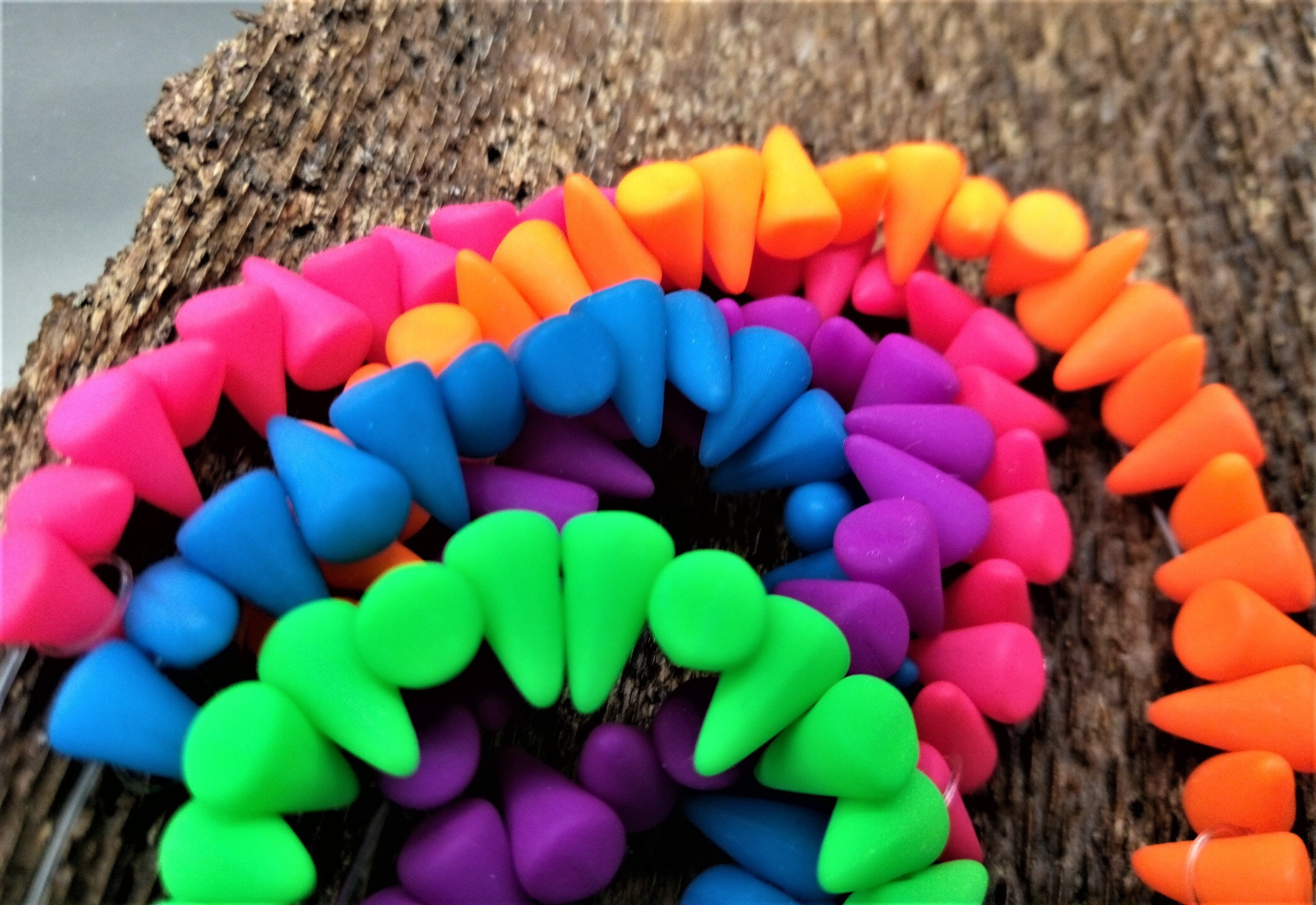 Bohemian NEON Mini Spikes 5 X 8 Mm From 20pcs Silk Glass - Etsy UK