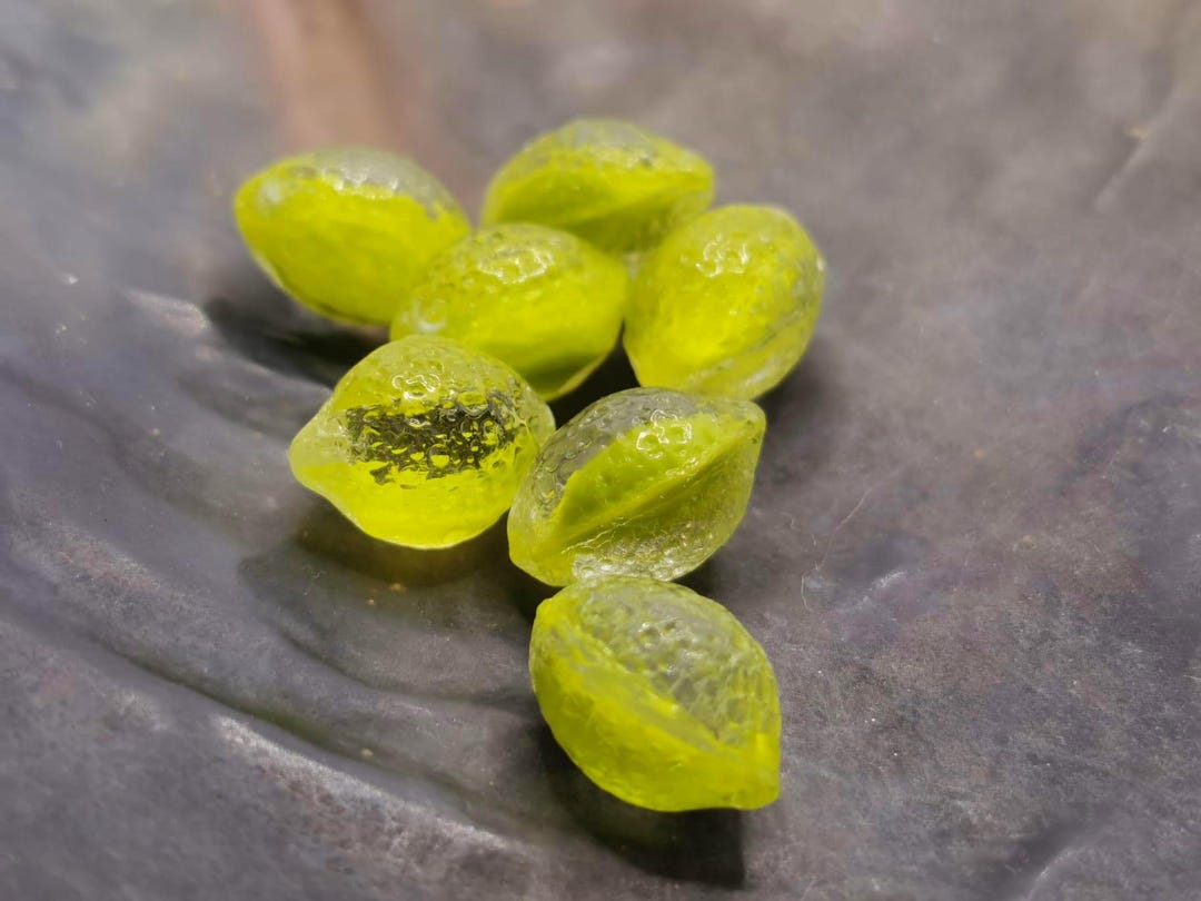 8 Bohemian LEMONS 14 X 10 Mm - Mix Chartreuse Opaque and Crystal ...