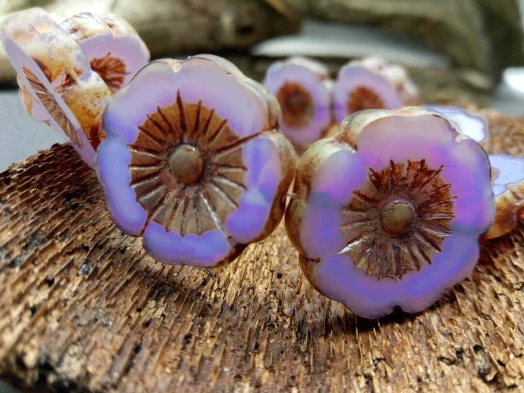 1 Large Hawaii Flower Bead 22 Mm - Table Cut - Lavender Opaline - Old ...