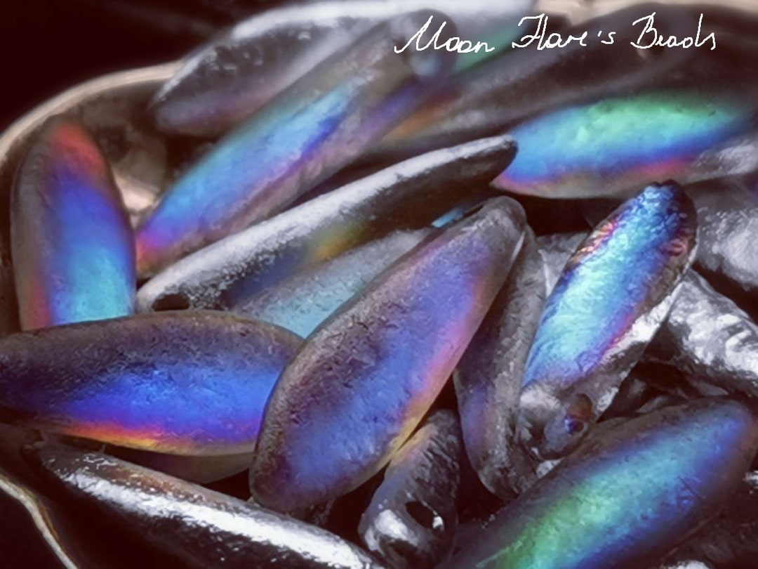 25 Dagger Beads 5 X 16 Mm - Dagger - Silver Vitrail Blue Crystal MATT ...