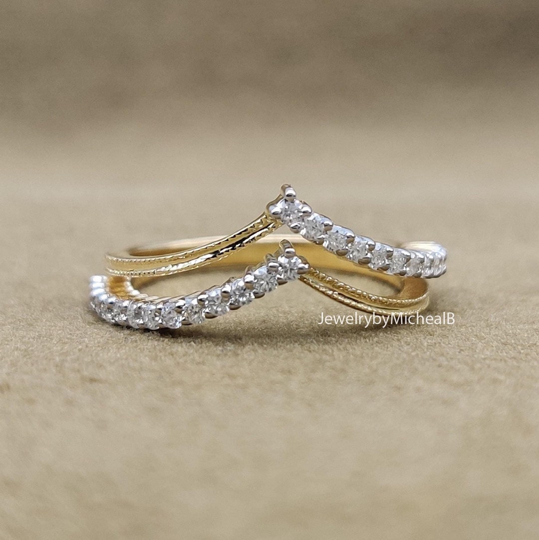 Double Chevron Wedding Band, 14K Yellow Gold Minimalist Band, Round Lab ...