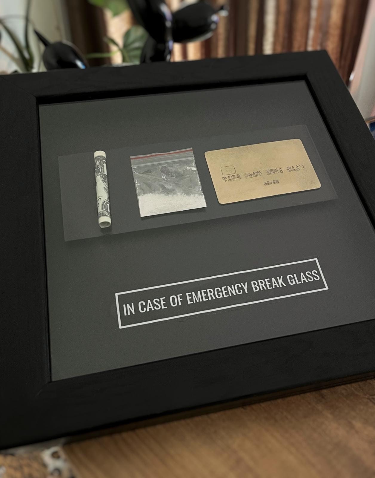 Black Wood Tableau With Encased Image Non-real Cocaine Art 32x32 Cm ...