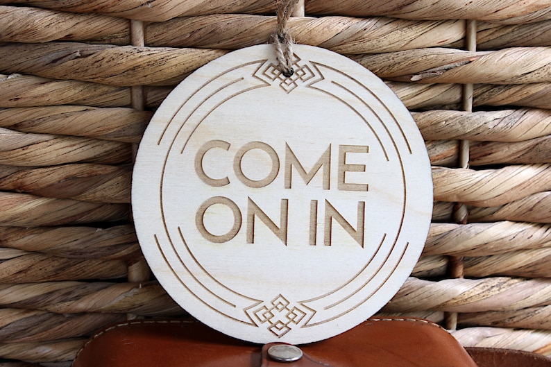 Round DO NOT DISTURB Door Sign, Art Deco Wooden Door Hanger - Etsy