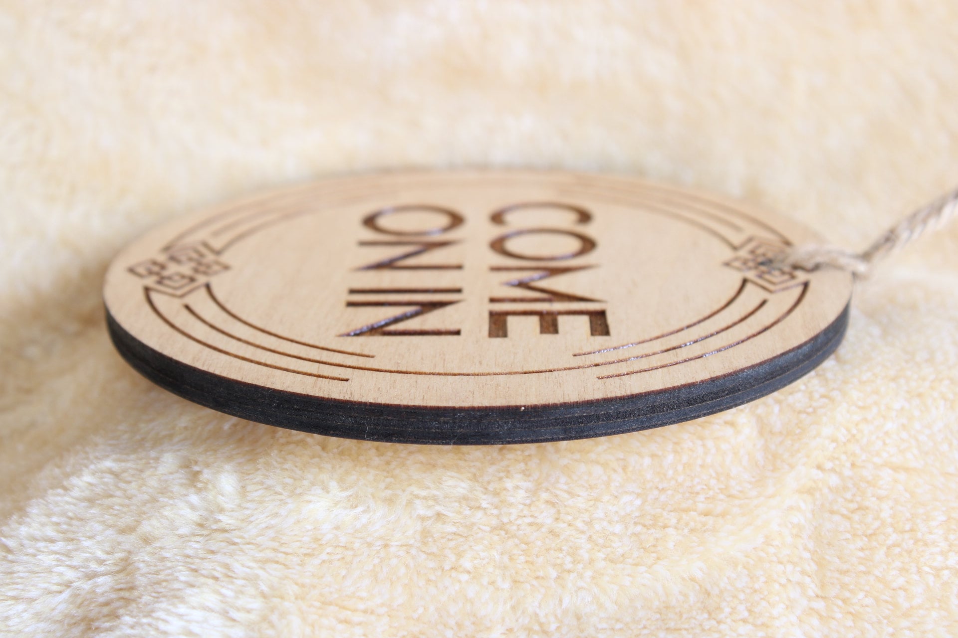 Round DO NOT DISTURB Door Sign, Art Deco Wooden Door Hanger - Etsy