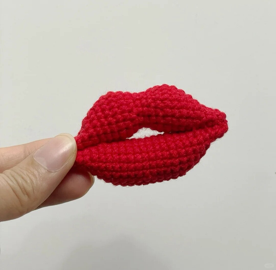 Crochet Big Lips Mask Pattern - Fun and Unique DIY Design - Etsy