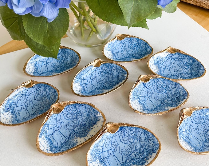 NEWPORT MAP Large Clam Decoupage Trinket & Ring Dish | Shell Art | Clam ...