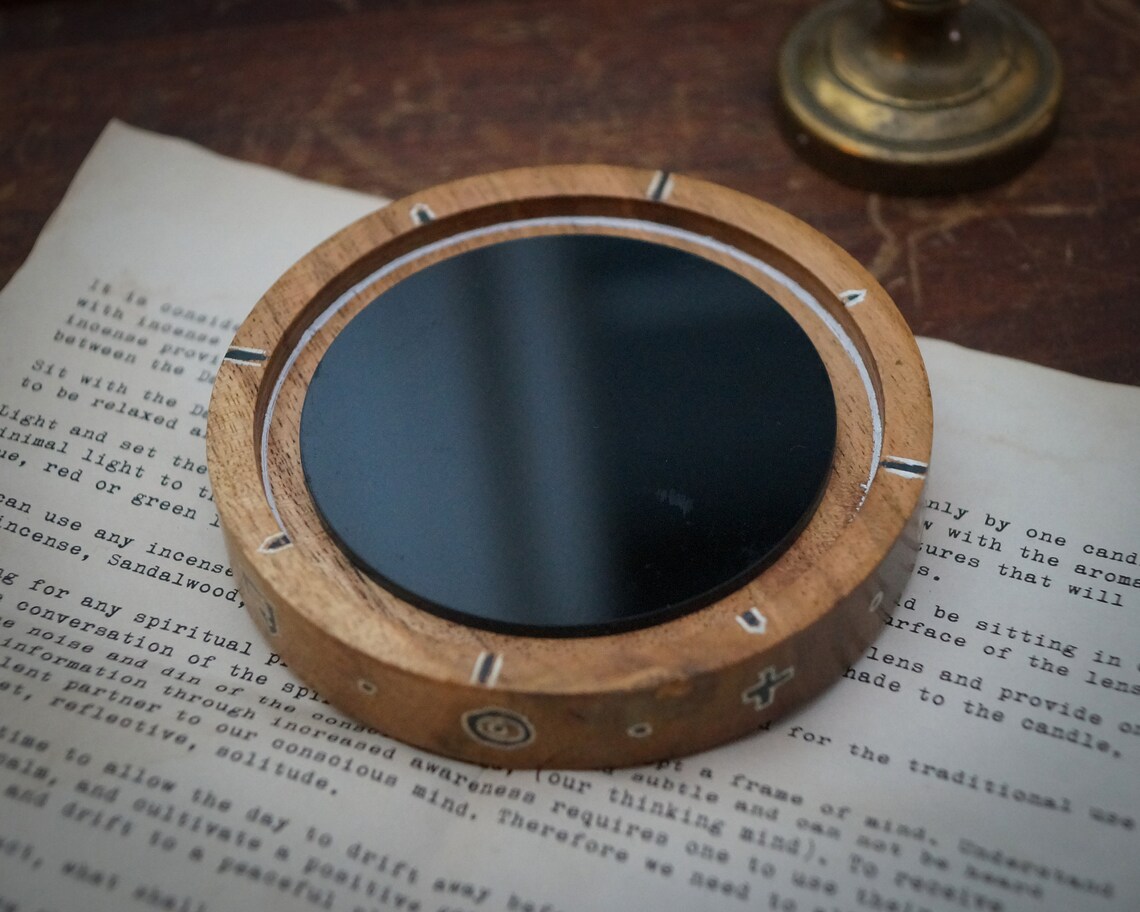 Circular Scrying Device the Dark Lens - Etsy UK