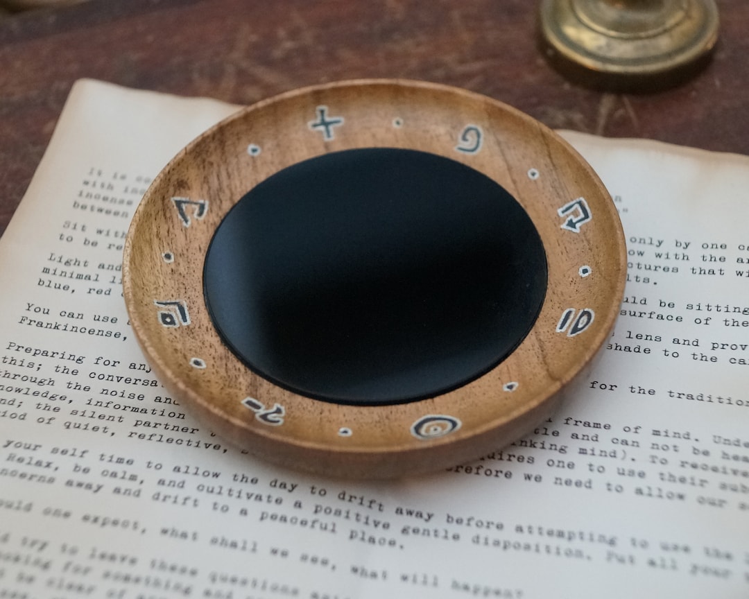 Circular Scrying Device - the Dark Lens - Etsy