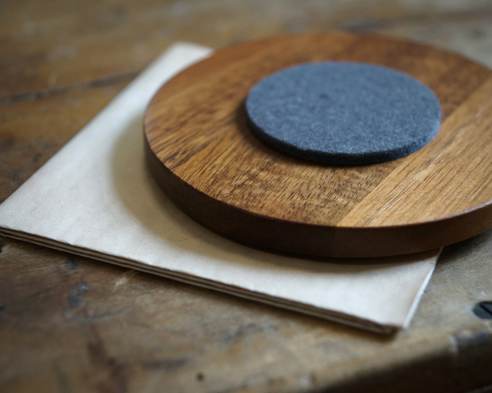 Circular Scrying Device the Dark Lens - Etsy UK