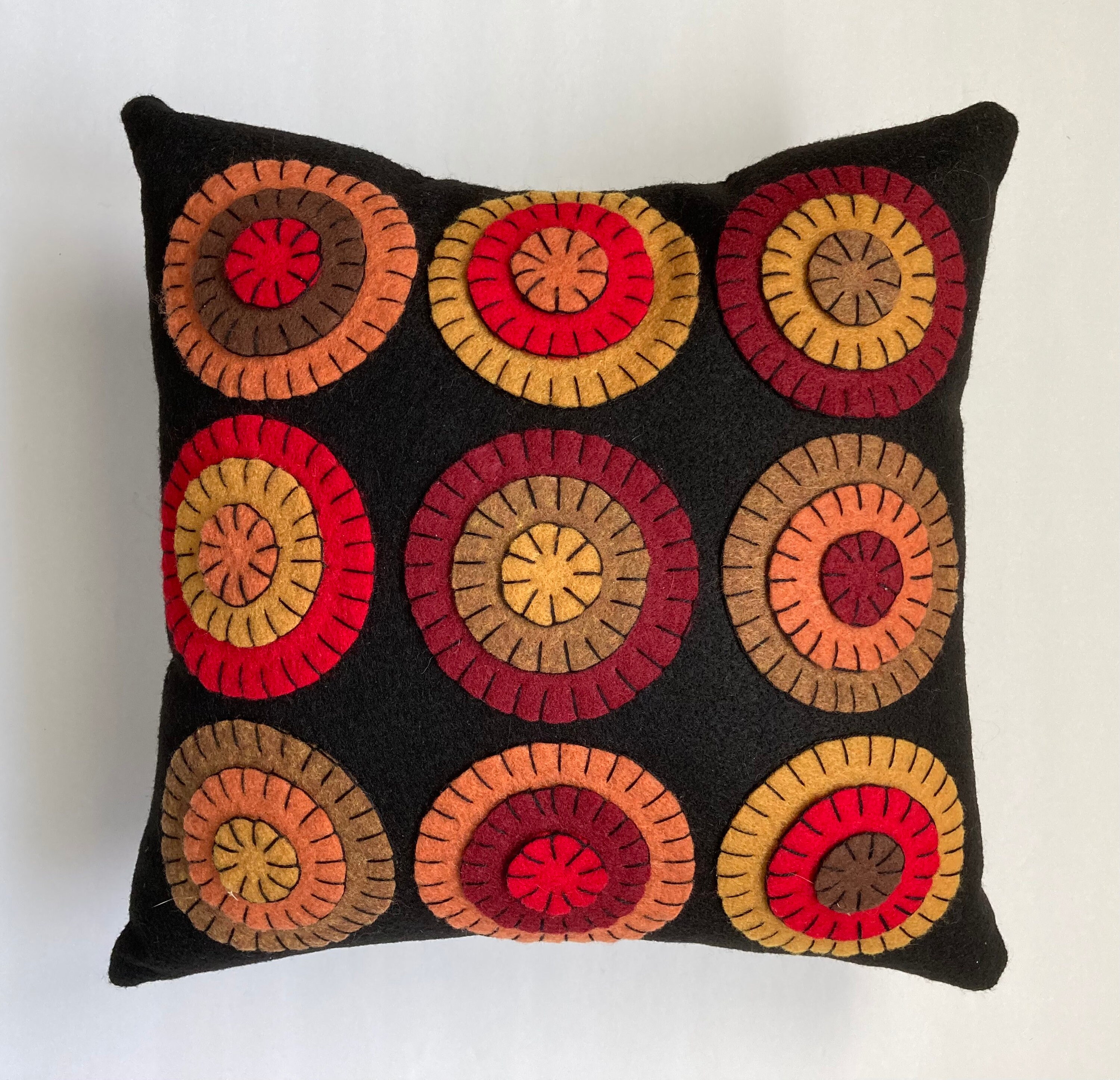 Finished Handmade Penny Rug Pillow reds & Golds Felt - Etsy
