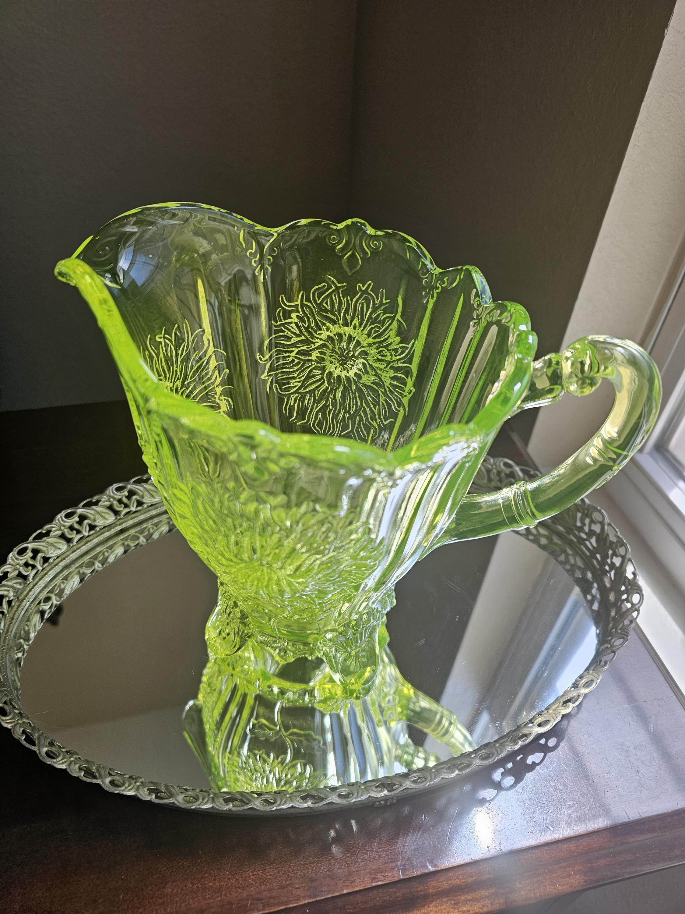 Vintage Mosser Dahlia Uranium Glass Pitcher Set With 6 Glasses ...