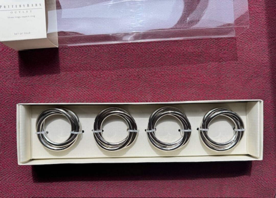 Set of 4 Pottery Barn Napkin Rings, Like New and in Original Packaging ...