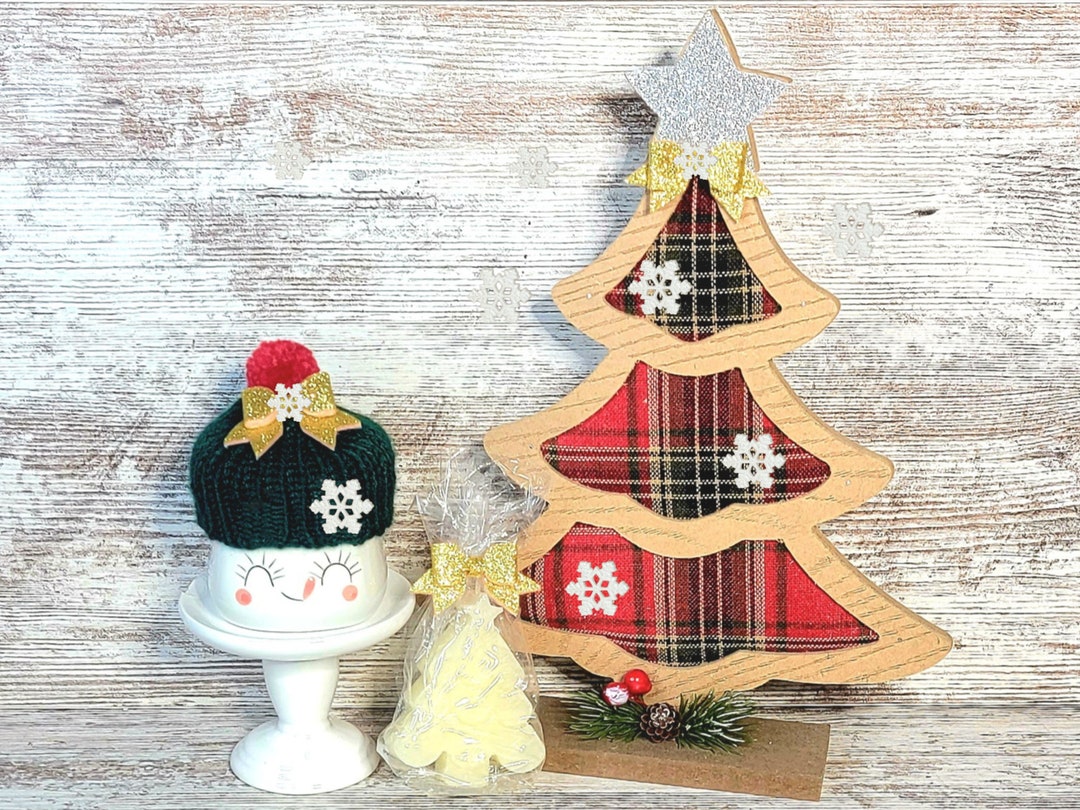 Snowflake Gift Set: Green and Gold Marshmallow Mug Hat, White Christmas ...