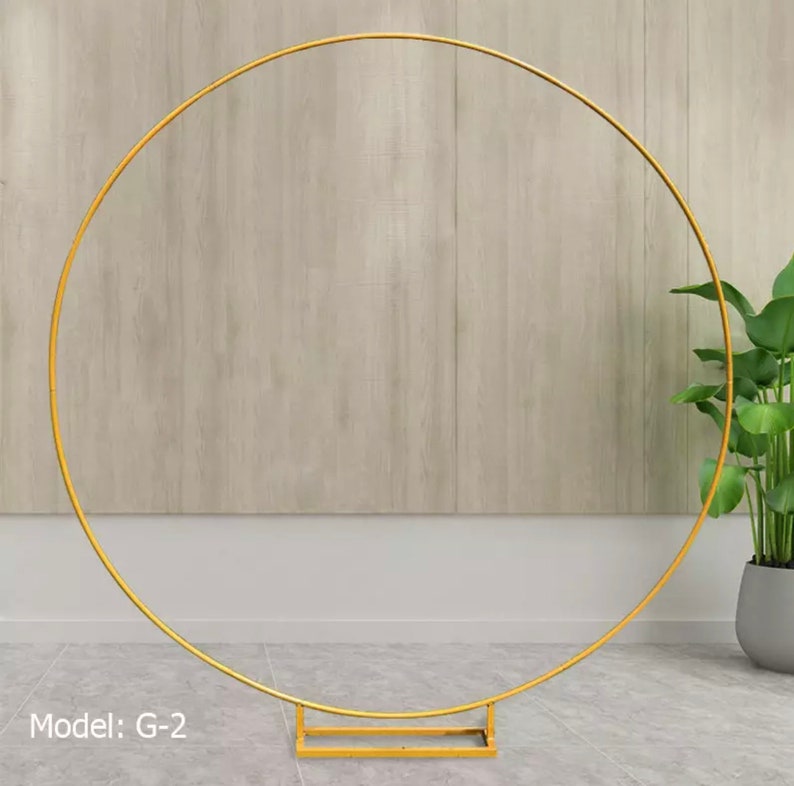 6. 5ft Gold Circle Floral Stand, Solid Round Photo Booth Stand ...