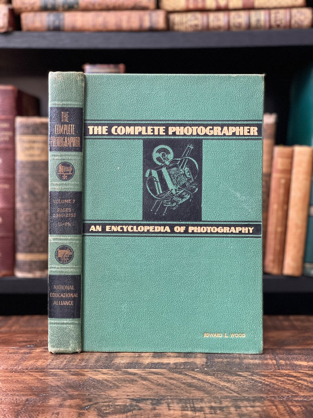 1943 the Complete Photographer A Complete Guide to Amateur and ...