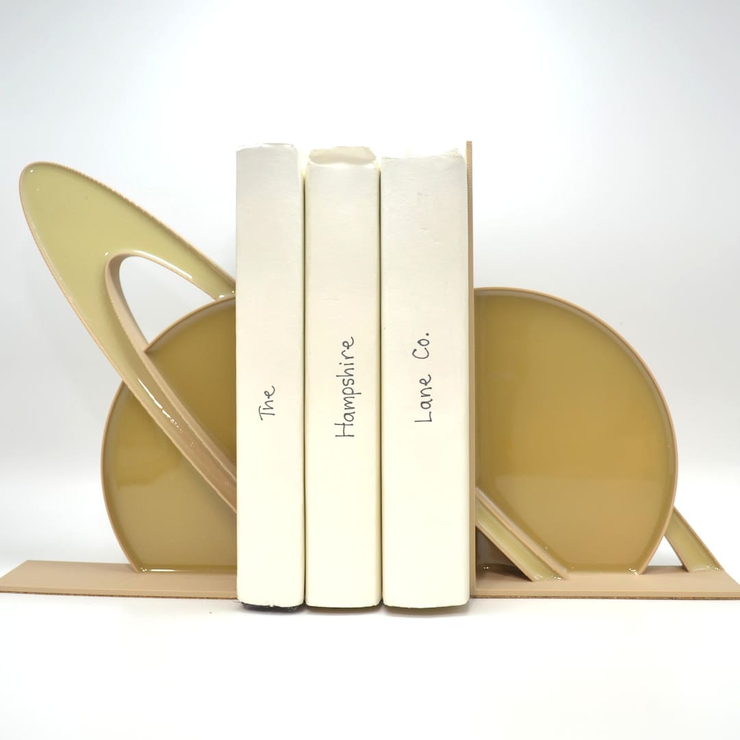 Yellow Saturn Bookends: 3D Printed Galaxy Bookshelf Decor - Etsy