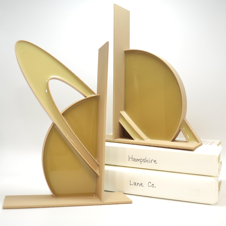 Yellow Saturn Bookends: 3D Printed Galaxy Bookshelf Decor - Etsy