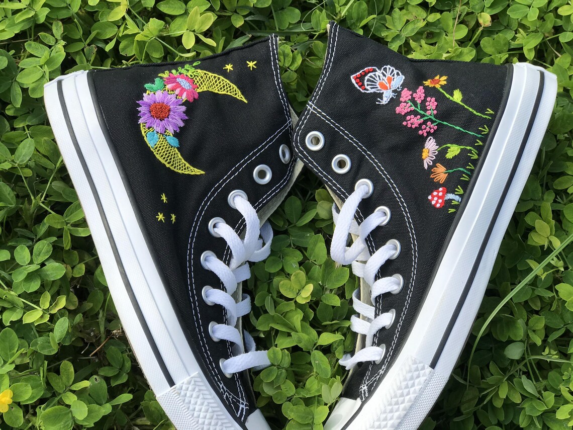 Convesr Chuck Taylor Embroidered Personalized/custom Converse - Etsy