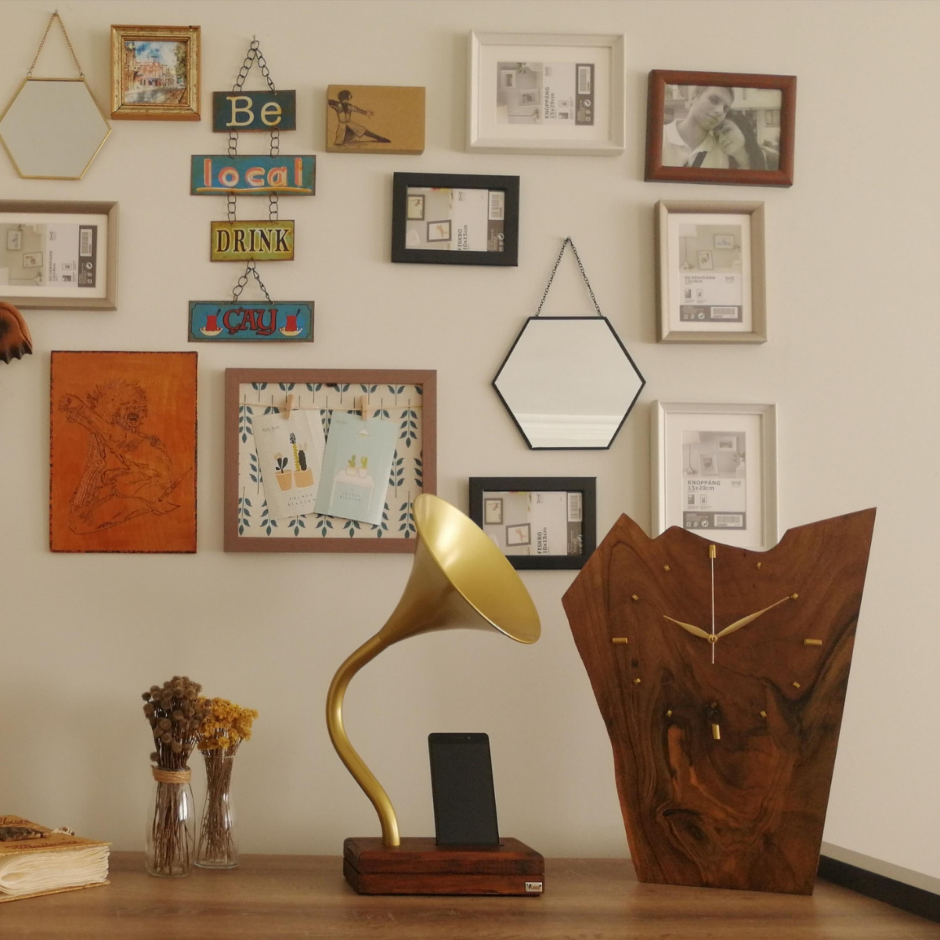 Acoustic Gramophone and Phone Speaker in Gold, Bedroom Decor for Music ...