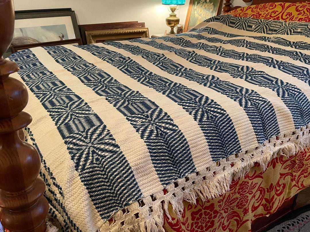 Antique American Coverlet in Indigo Blue and White, Double Bow Knot ...