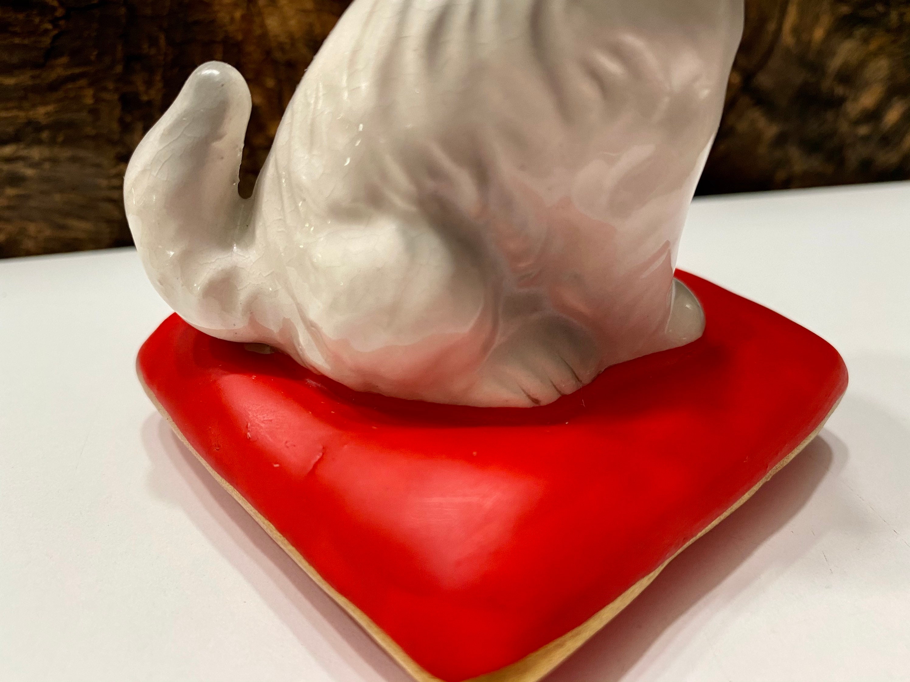 Vintage Porcelain Cat Figurine Vintage Cat on Red Pillow - Etsy