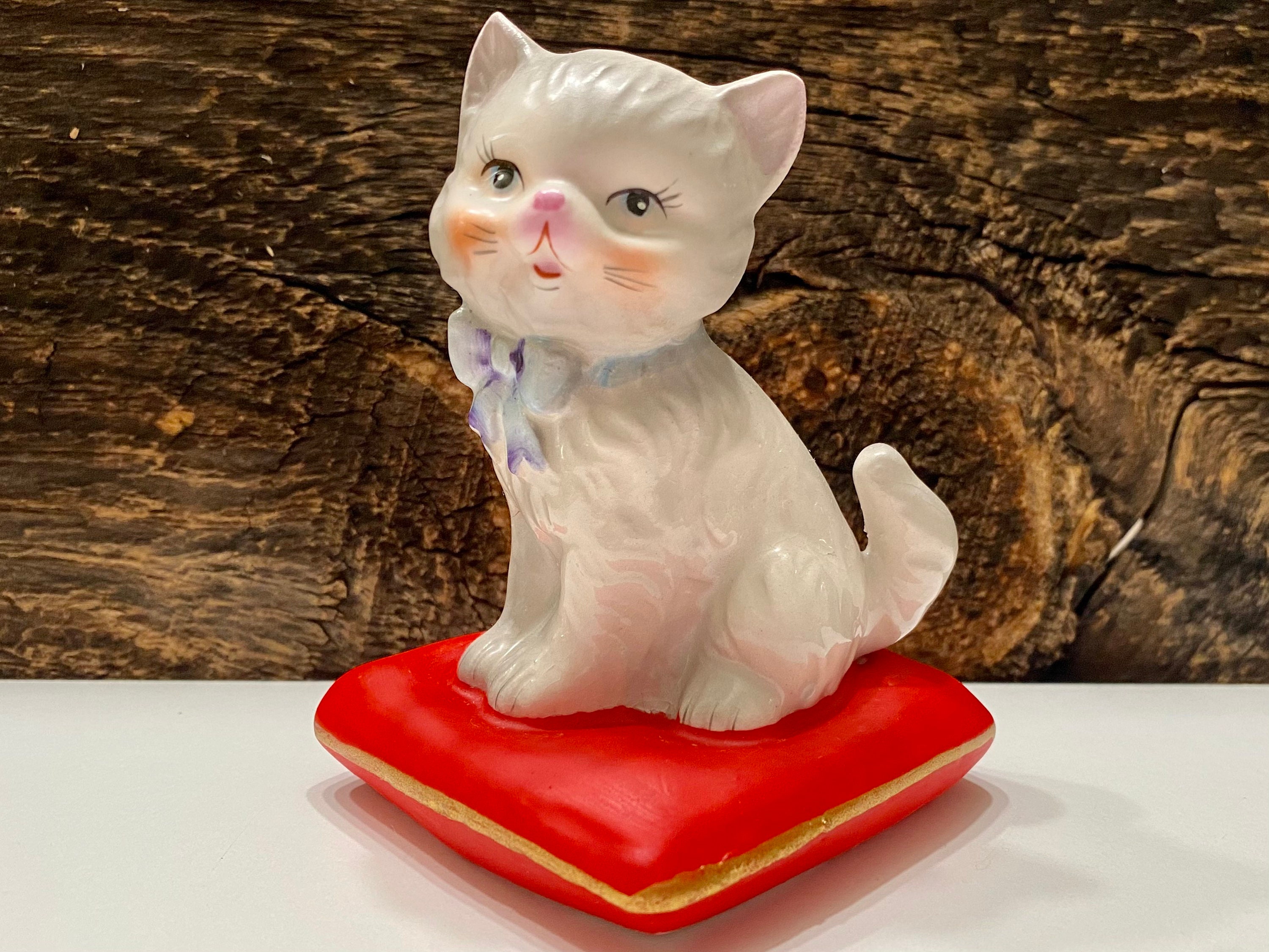 Vintage Porcelain Cat Figurine Vintage Cat on Red Pillow - Etsy