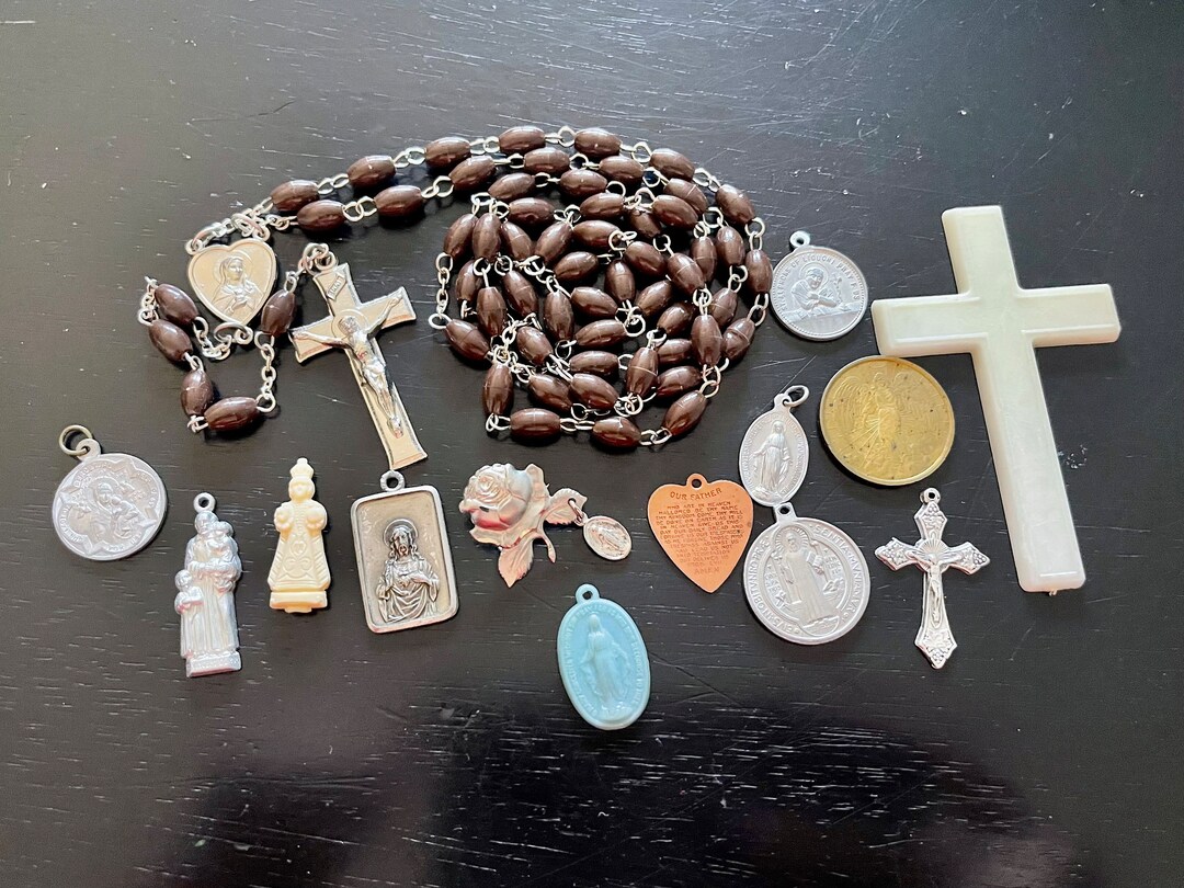 Religious Medals Lot, 18 Assorted Religious Aluminum Medals, Jesus on ...