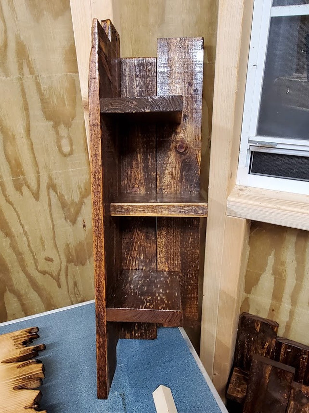 Pallet Corner Shelf - Etsy