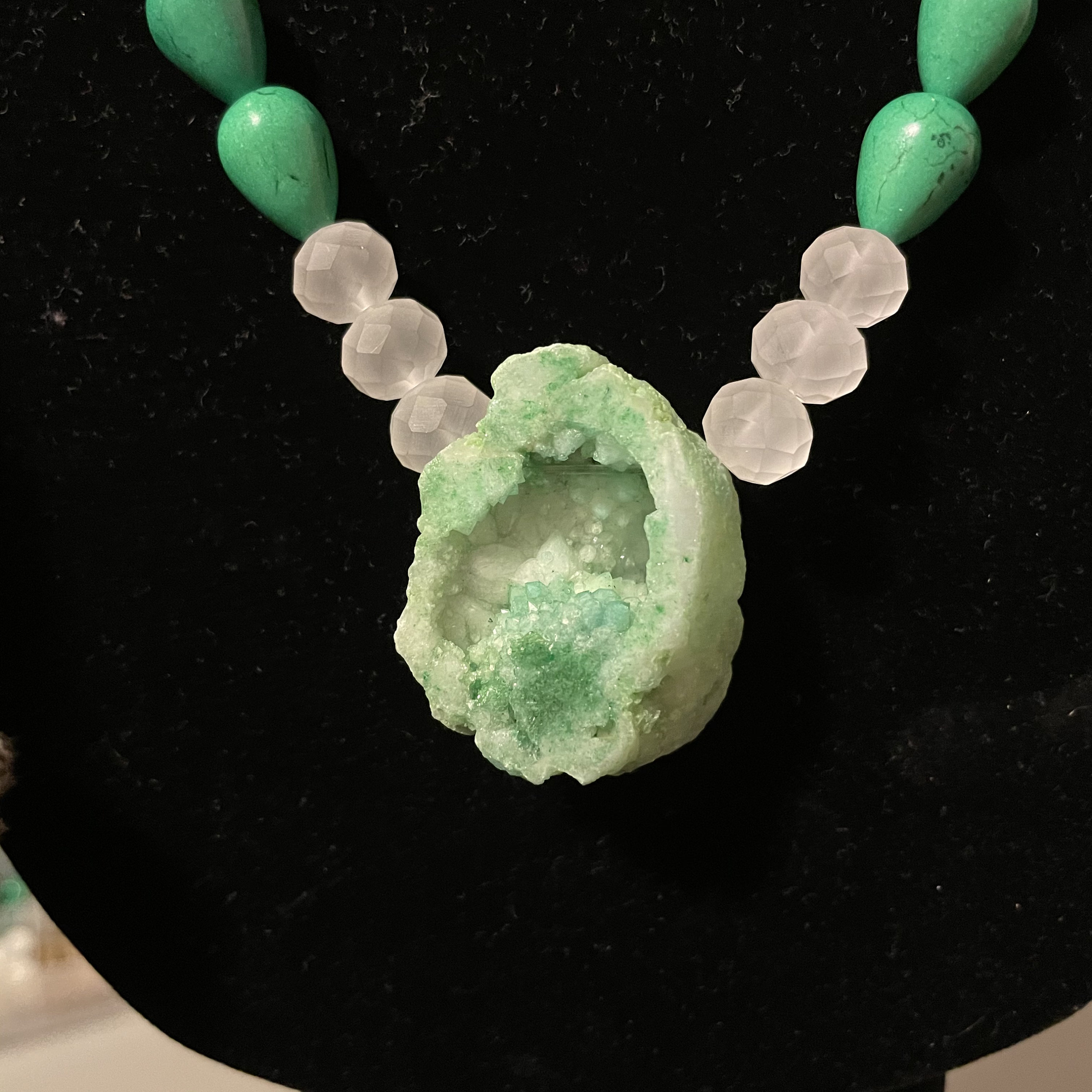 Dyed Quartz Geode and Bead Necklace - Etsy