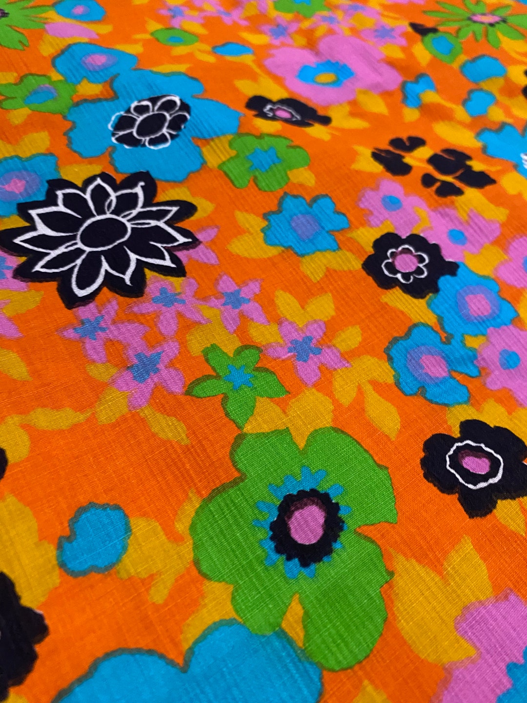 Amazing Vintage 1970s VIP Cotton Flower Power Fabric! - Etsy