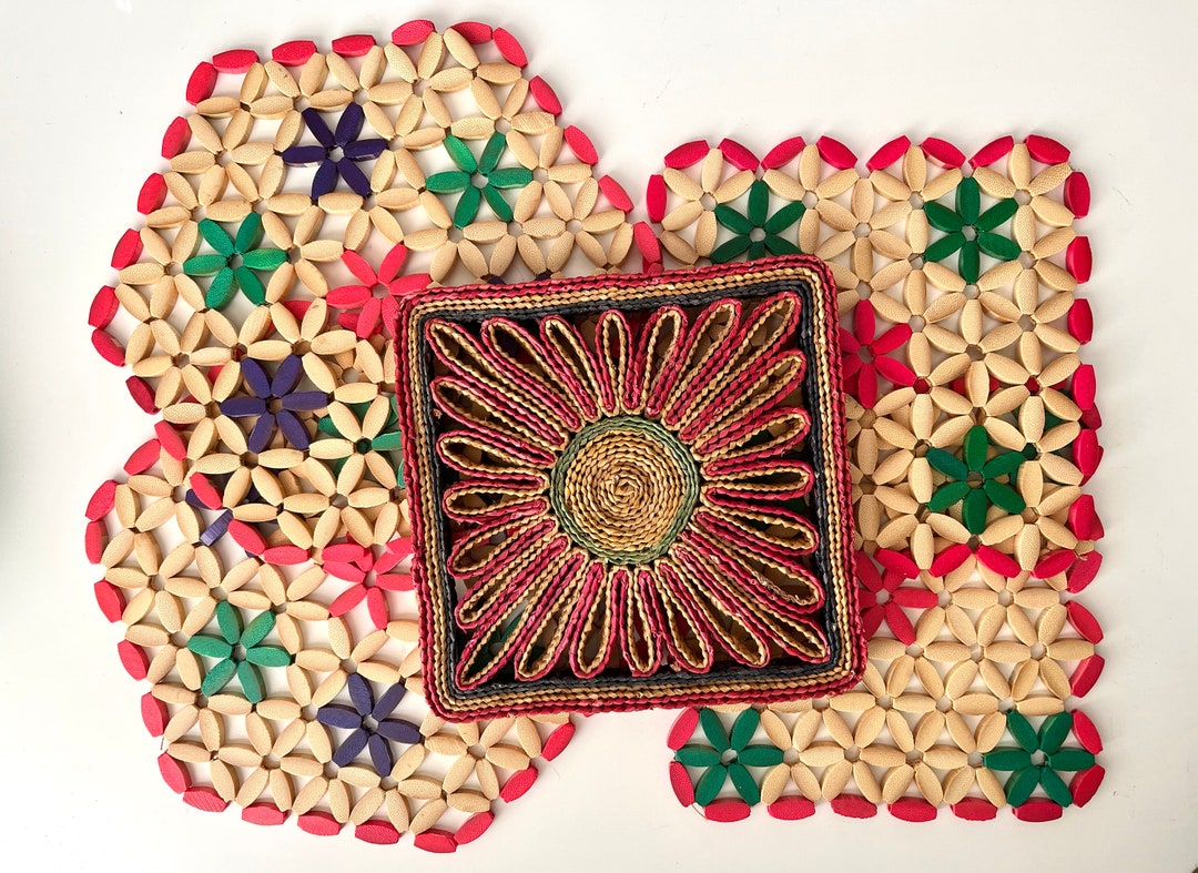Collection of 5 Trivets, Circa 1970s 1 Raffia/straw 4 Wooden Bead Pot ...