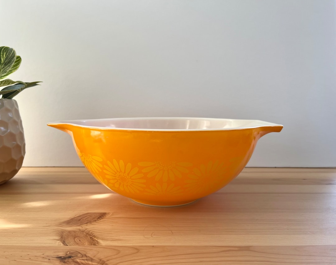 Vintage Pyrex "sunflower Daisy" Cinderella Mixing Bowl #444 | 1970s | 4 ...