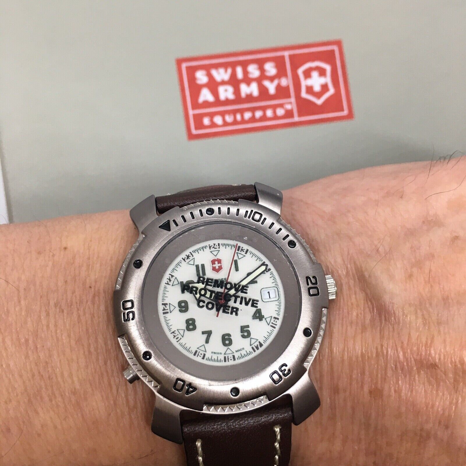 Men's Swiss Army Indiglo Rachet Bezel New Box Papers Never Used Mint ...