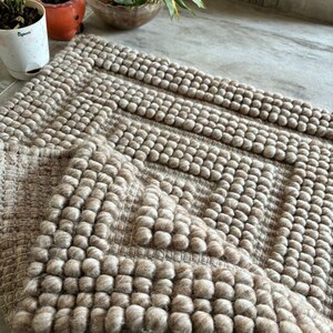 Beige Hand Woven Chunky Loop Box in a Box Wool Area Rug. Customization ...