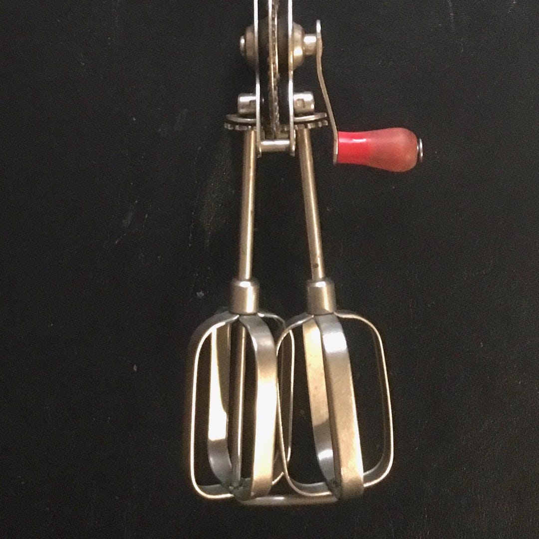 Egg Beater, Vintage Hand Mixer, Retro Cake Mixer, Gorgeous! - Etsy
