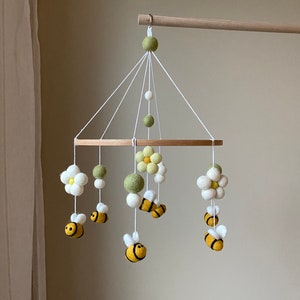Bee Mobile/ Flower Mobile/ Daisy Mobile/ Baby Mobile Girl/ Daisy ...