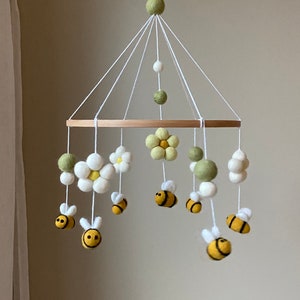 Bee Mobile/ Flower Mobile/ Daisy Mobile/ Baby Mobile Girl/ Daisy ...