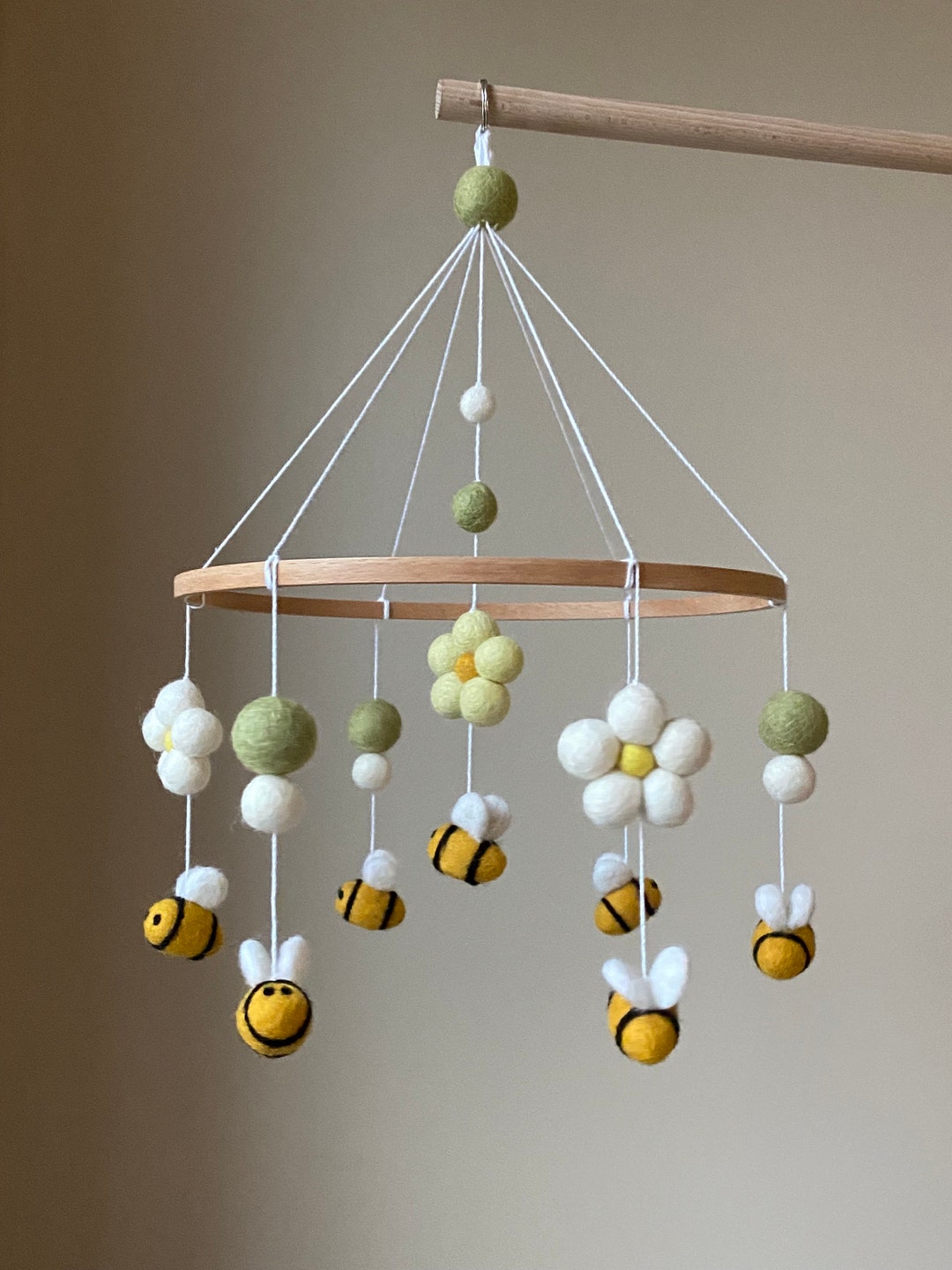 Bee Mobile/ Flower Mobile/ Daisy Mobile/ Baby Mobile Girl/ Daisy ...