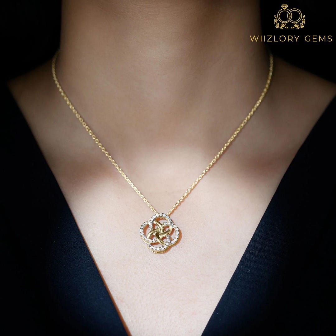 Buy 14K Gold Interlocking Circles Pendant Necklace, Love Celtic Knot ...
