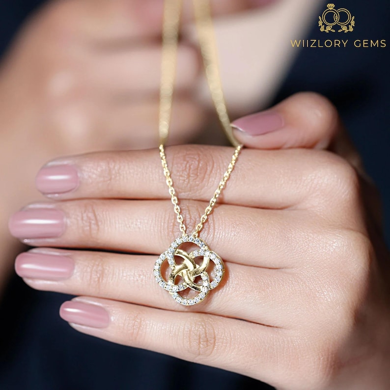 Buy 14K Gold Interlocking Circles Pendant Necklace, Love Celtic Knot ...