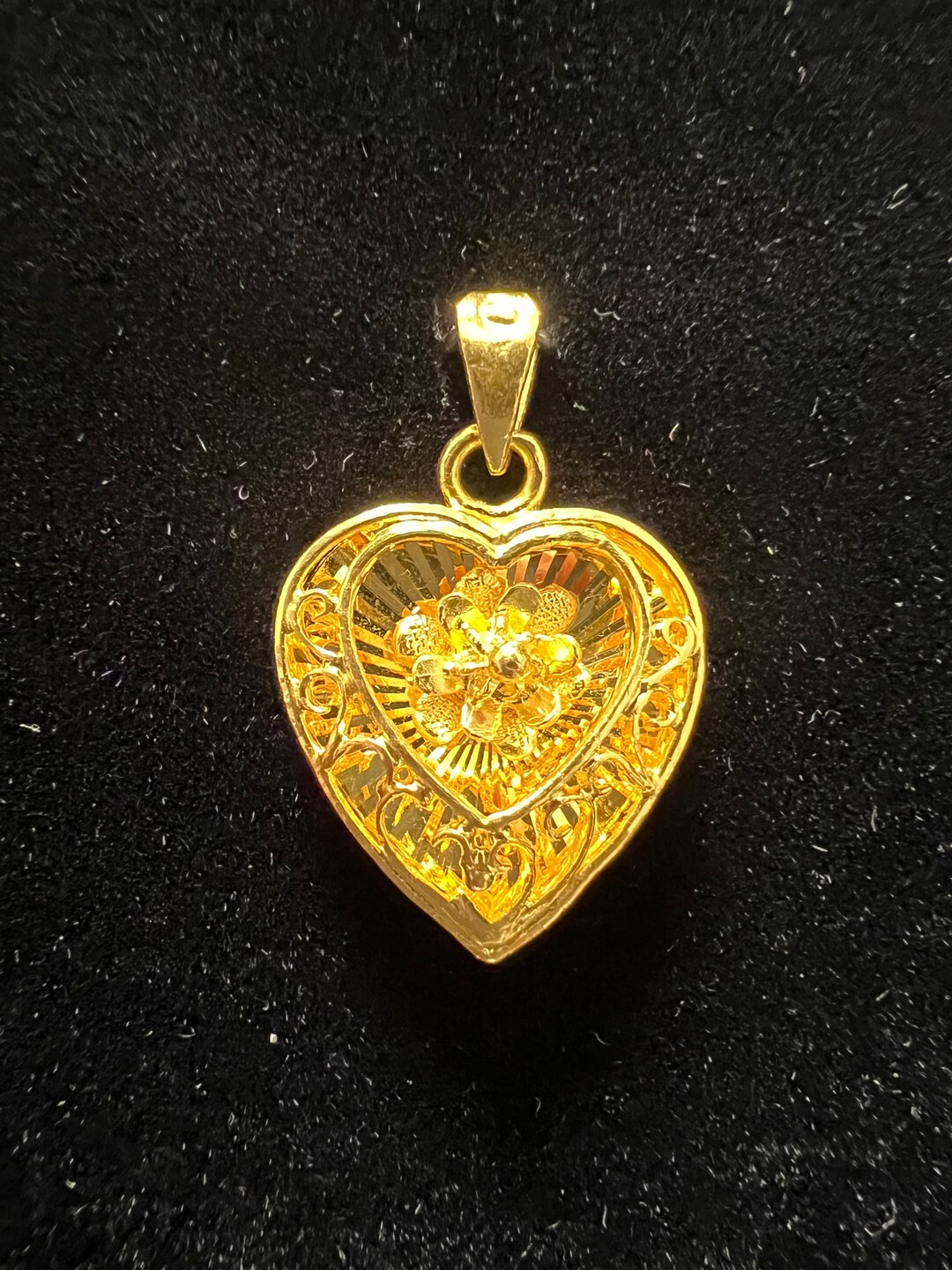 24k Gold 3D Floral Heart Pendant - Etsy